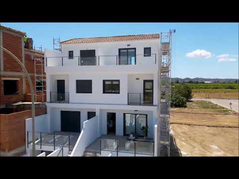 Large modern townhouses with private garage and communal pool in Rafal-Medcasa Mediterranean Homes
