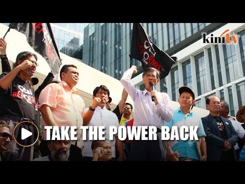 Silence and disappointment as Tian Chua breaks news on Anwar's case to supporters