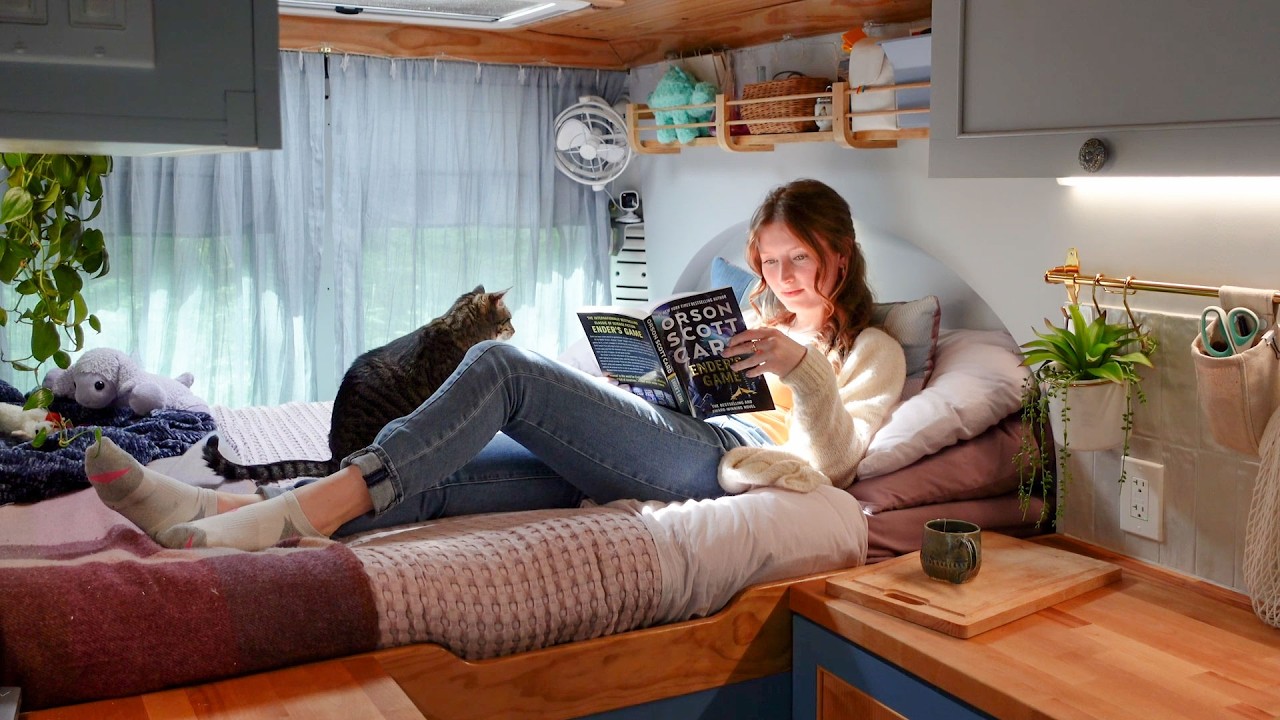 Woman Builds a Gorgeous, Charming Camper Van With No Experience, Proves ...