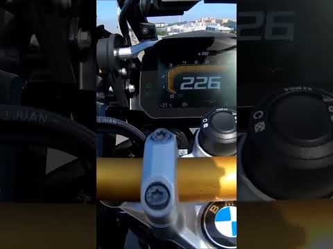 Top speed BMW R1250GS #BMW @MotoTopSpeed