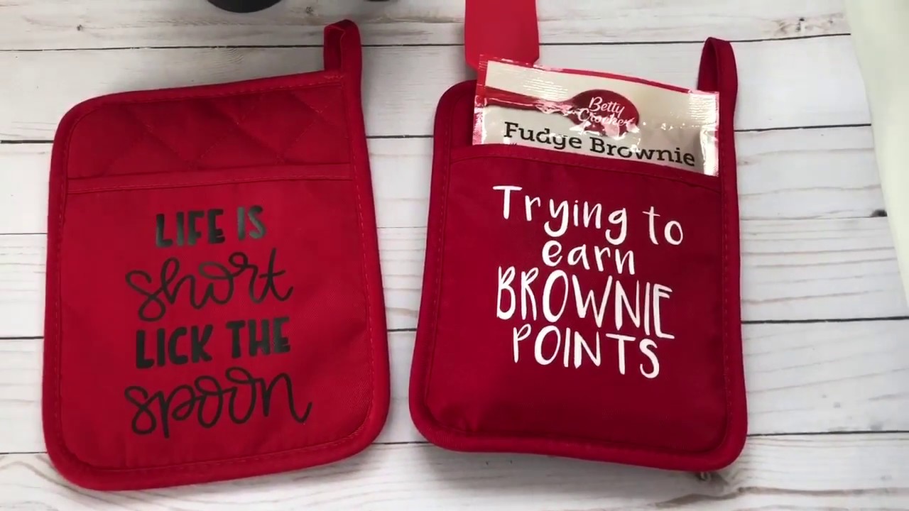 CUSTOMIZE DOLLAR TREE POTHOLDERS WITH YOUR CRICUT!