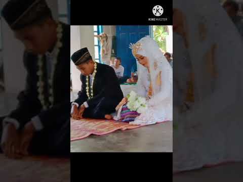 HARUSNYA AKU BUKAN DIA