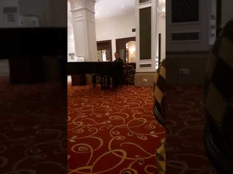 The best piano player in Budapest!!!