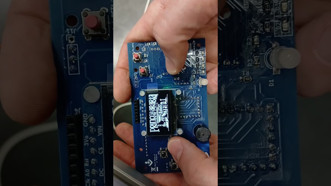 ArduStick's PCB (DIY clone of Arduboy FX): Battery Voltage Monitor demo