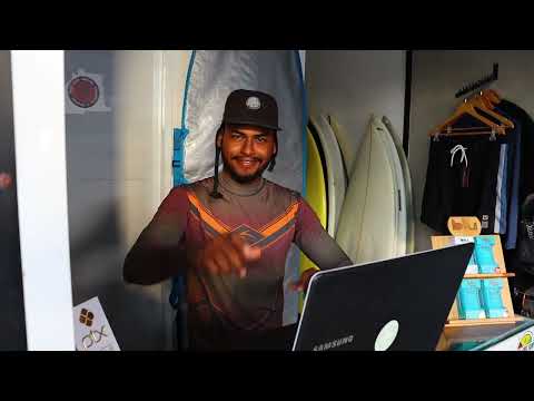 AULA DE SURF COM EMANOEL TOBIAS EM PONTA NEGRA, NATAL - RN.