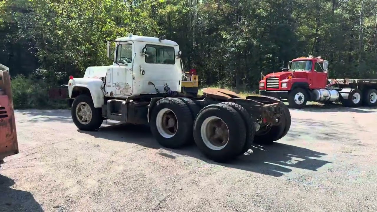 1979 Mack R685 Auction Item 