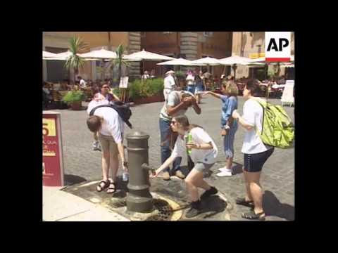 ITALIEN: VARMT VEJR