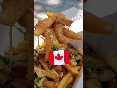 Can Americans make POUTINE like Canadians? 🤔🍟 #food #fries #shorts