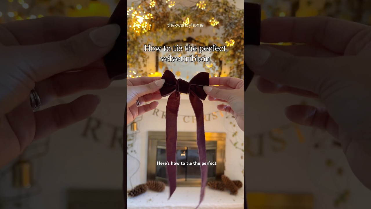 How to tie the perfect double looped velvet bow 🎀 #christmasdecor #christmascrafts #christmasdiy