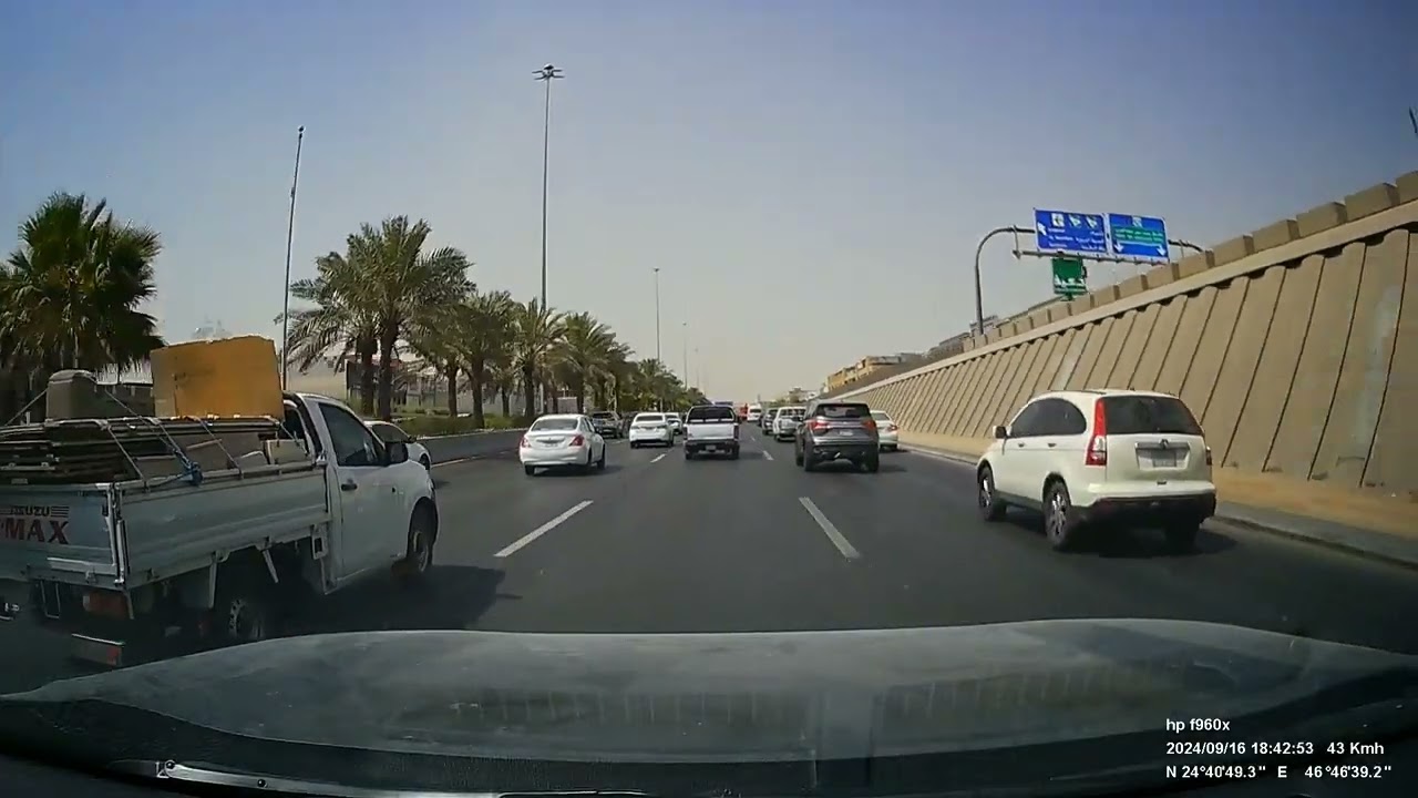 🇸🇦Riyadh on the Move: A Journey Through Saudi Arabia’s Dynamic Capital 🚗 #RiyadhTour #DiscoverRiyadh