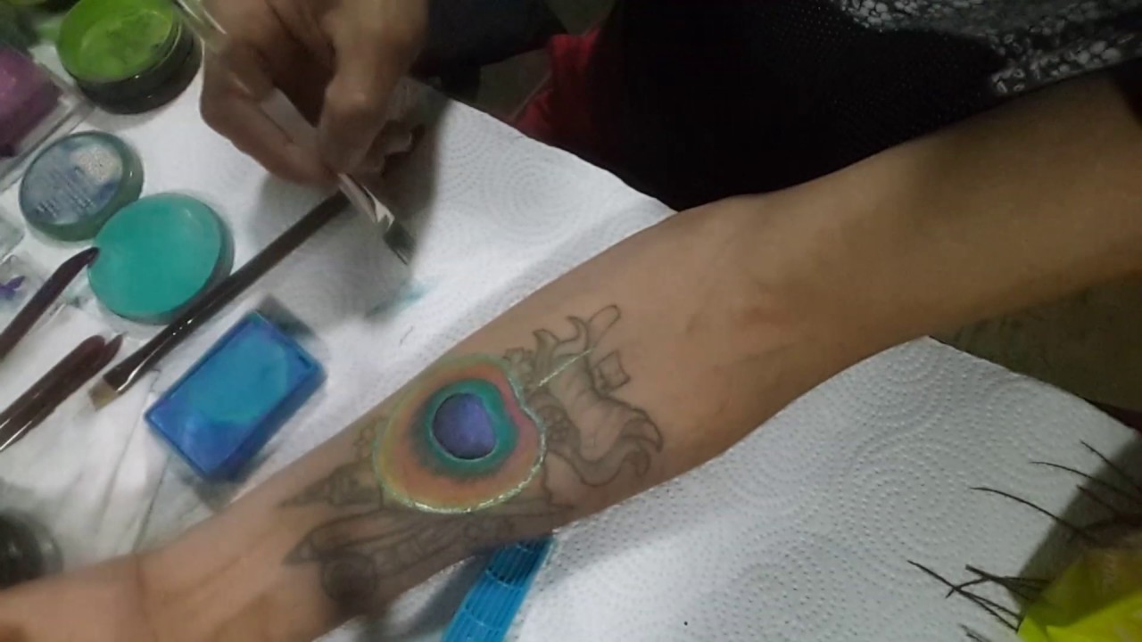 Pluma de Pavo Real. BODY PAINT