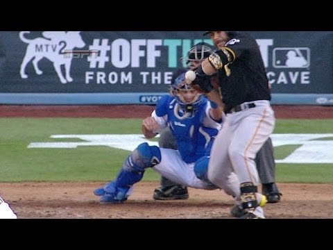 PIT@LAD: Review confirms Martin hit by pitch in 6th