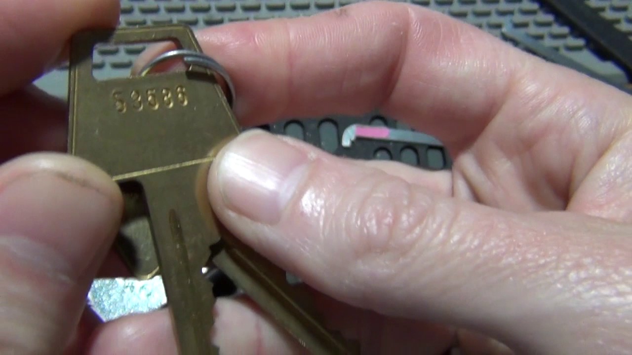 (174) American 5200 Single Pin Picked and Gutted