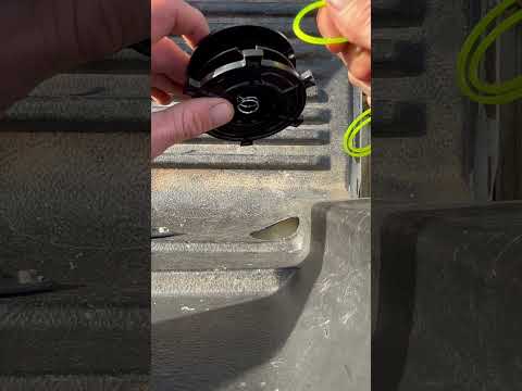 Quick tip when re stringing a STIHL weed eater #stihl #weedeater #trending #working #fyp #quicktips