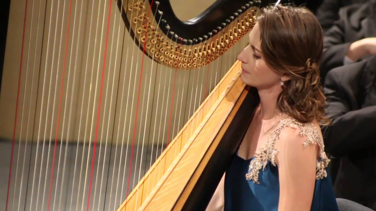 Hire Ruth Bennett - Harpist in Center Moriches, NY | GigSalad