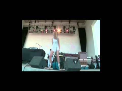 Stephanie Ferrett - Music Profile | BANDMINE.COM