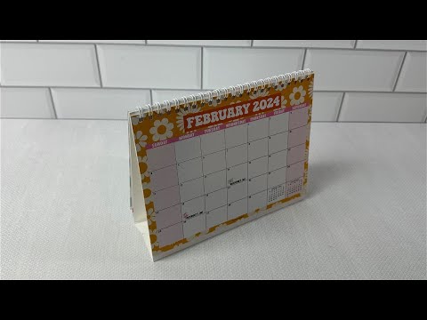 Hadley Designs Retro Small Desktop Flip Calendar