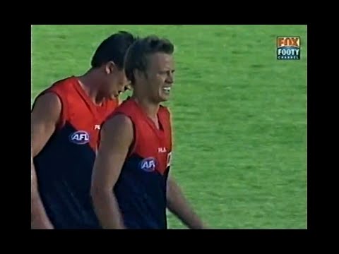 James McDonald levels the scores - Melbourne - 2002 Rd 1 v Hawthorn - MCG - AFL