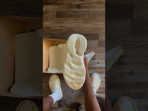 These YEEZY Foam Runners were produced YEARS ago #yeezy #foam #runners #sneakers #unboxing #ararat