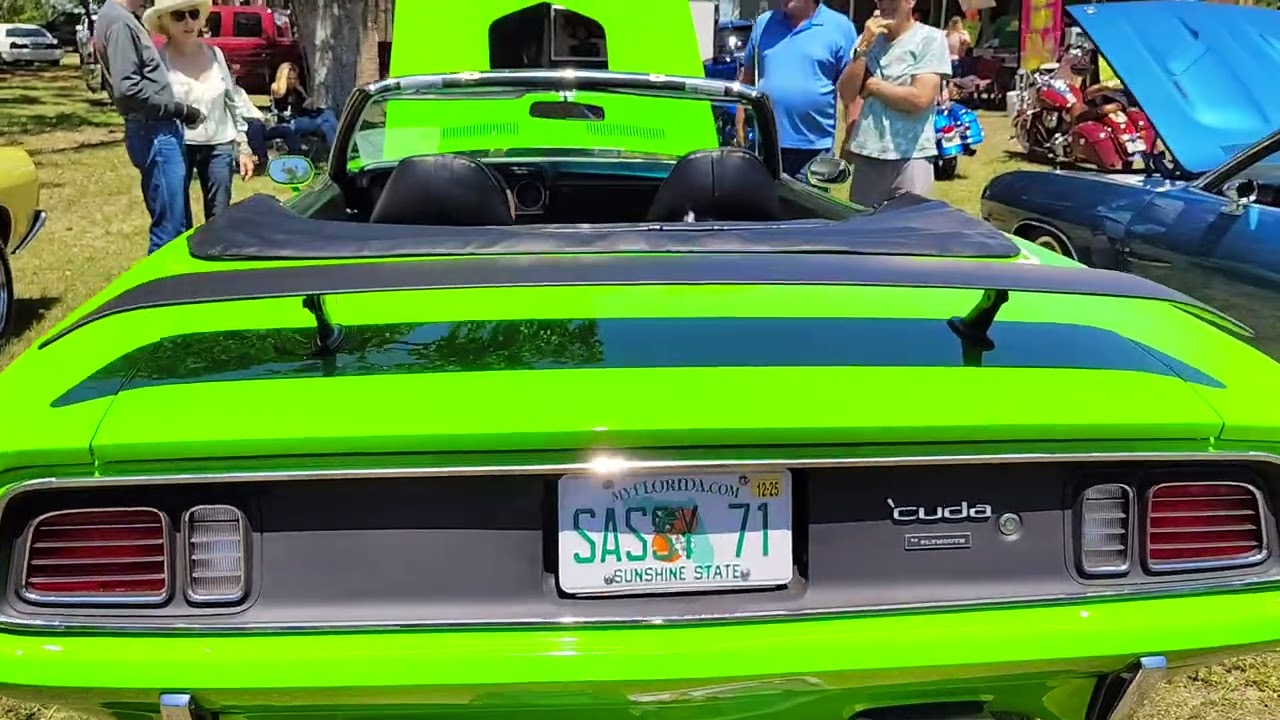 Rare 1971 Plymouth Cuda Looks Sassy in FJ6 Green, Flaunts Shaker Hood ...