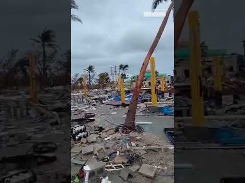 Hurricane Ian Levels Fort Myers Beach, FL