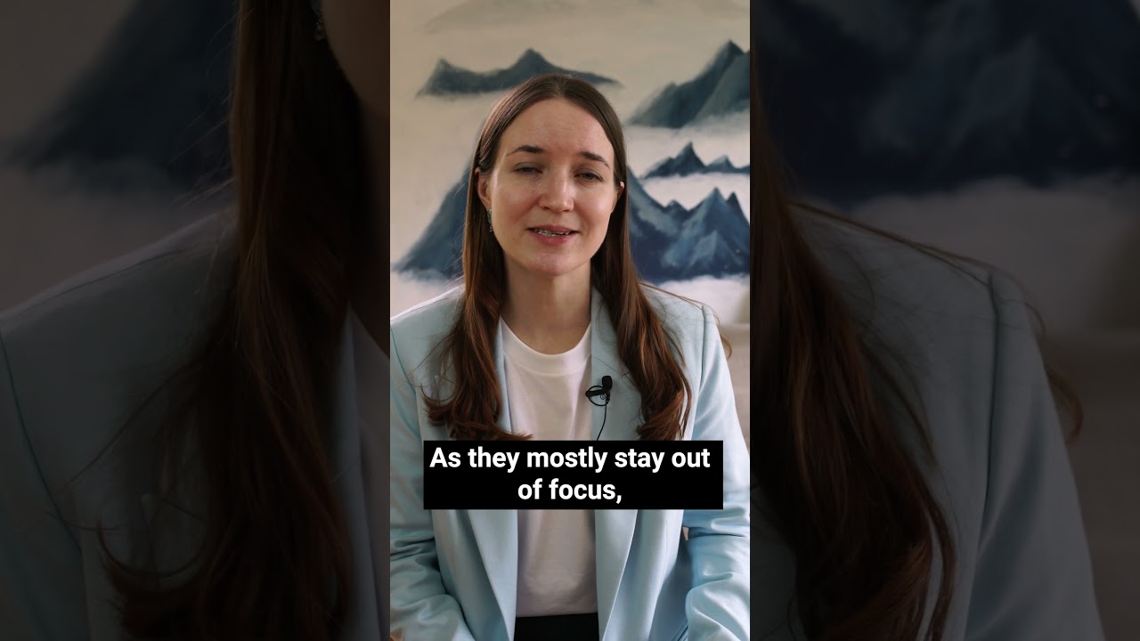 Cardboard cutouts instead of real backgrounds on “Everything Everywhere All at Once”?