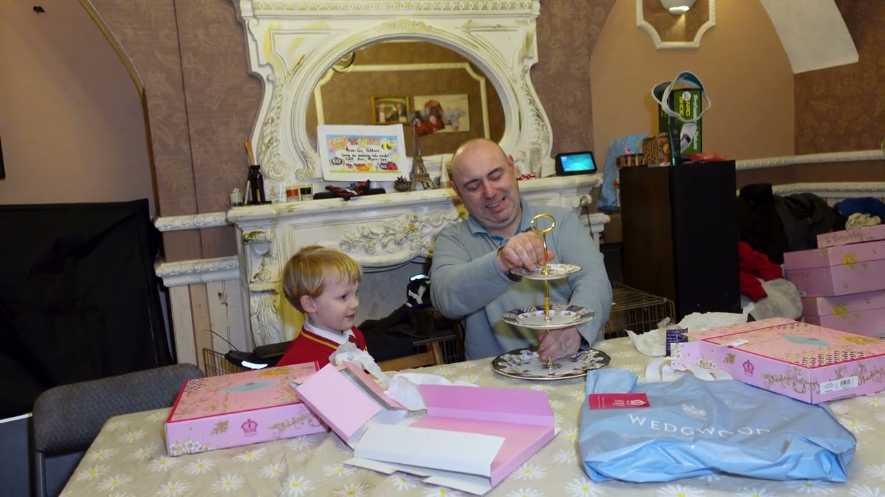 Royal Albert 100 Years Cake stand Unboxing