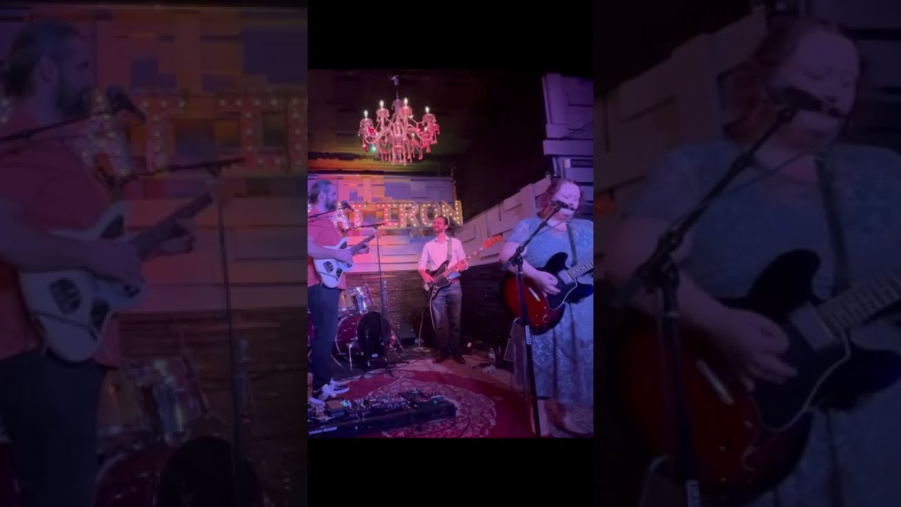 “Two-way Mirror” | Laura Jane Vincent | Live at the Flat Iron. 7.28.2022
