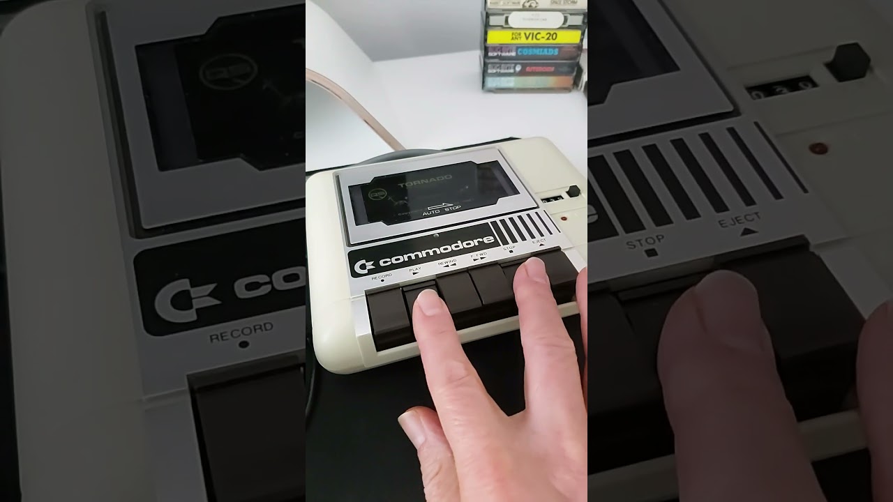 Loading Games the 80s Way #8bit #vic20 #retrogaming