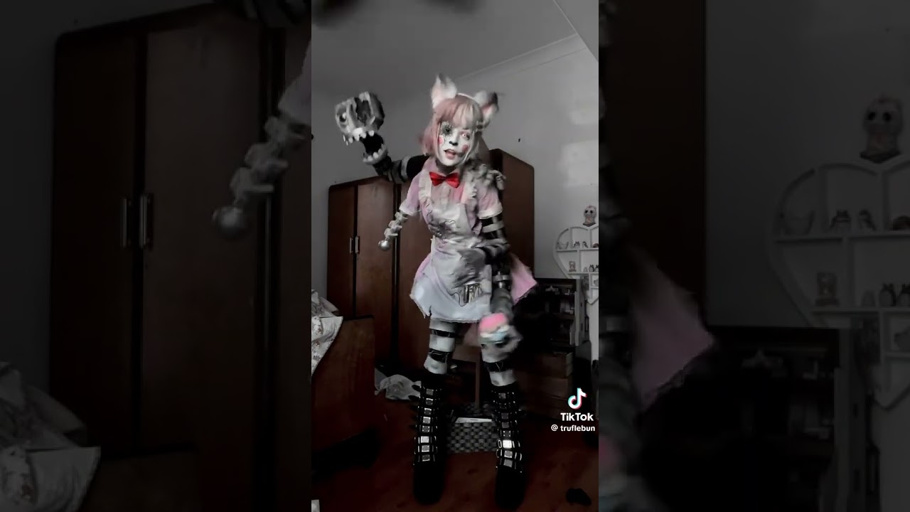Fnaf Mangle Cosplay! (Not My Cosplay) #fnaf #cosplay #fivenightsatfreddys