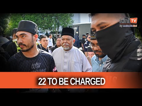 GISBH top leader, wife arrives at Selayang court | weehingthong