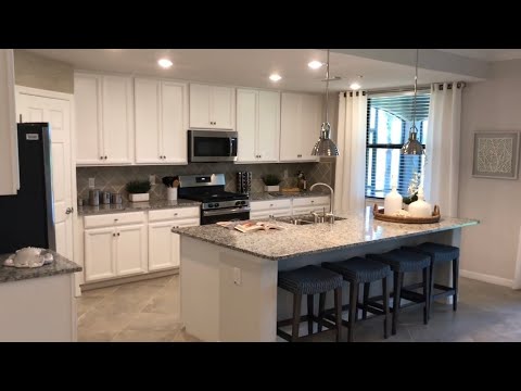 SHOW MODEL LEASEBACK: THE ARROWHEAD at Lakewood National