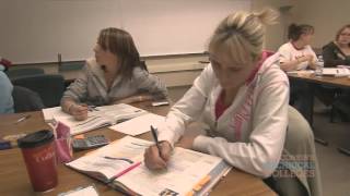 Accounting Associate Overview | What is an accounting associate? - Zippia