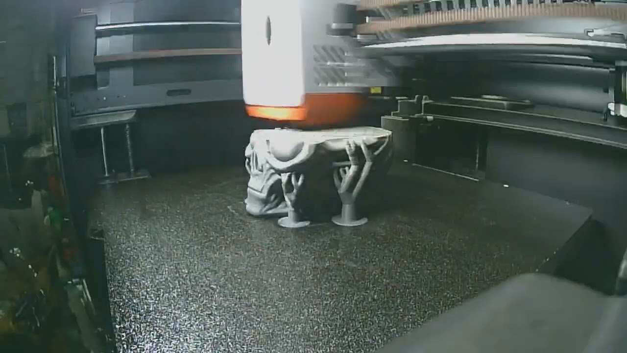 3D printer time lapse alien skull.