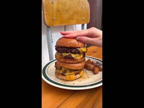 Classic Local Beef Cheeseburger in Japan at Hanakuma Station! Would You Eat This ?