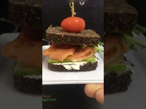 #subscribe #pumpernickel bread#shorts #healthy #salmos #breakfast