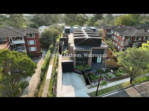 Near new luxury townhouse in a pivotal locale