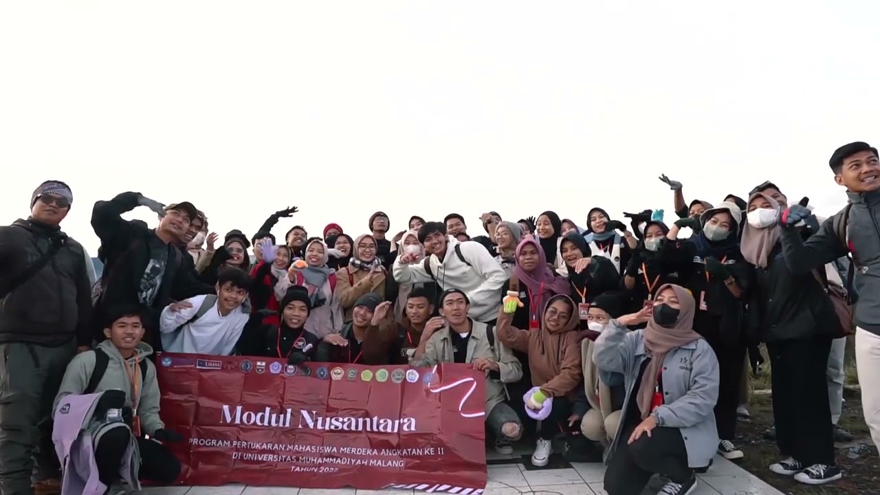 terimakasih pmm2 aku jadi bisa ke gunung Bromo 🥰🤗( kegiatan modul Nusantara)