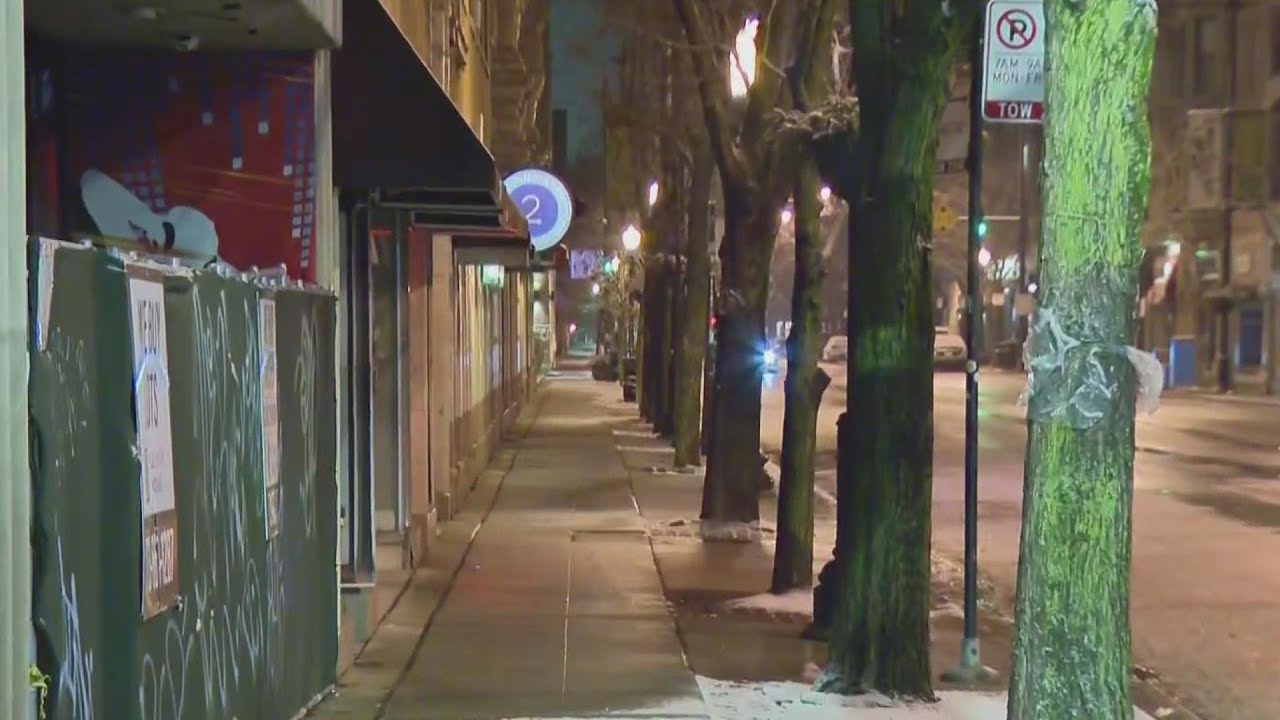 Delivery driver robbed, carjacked in Lakeview