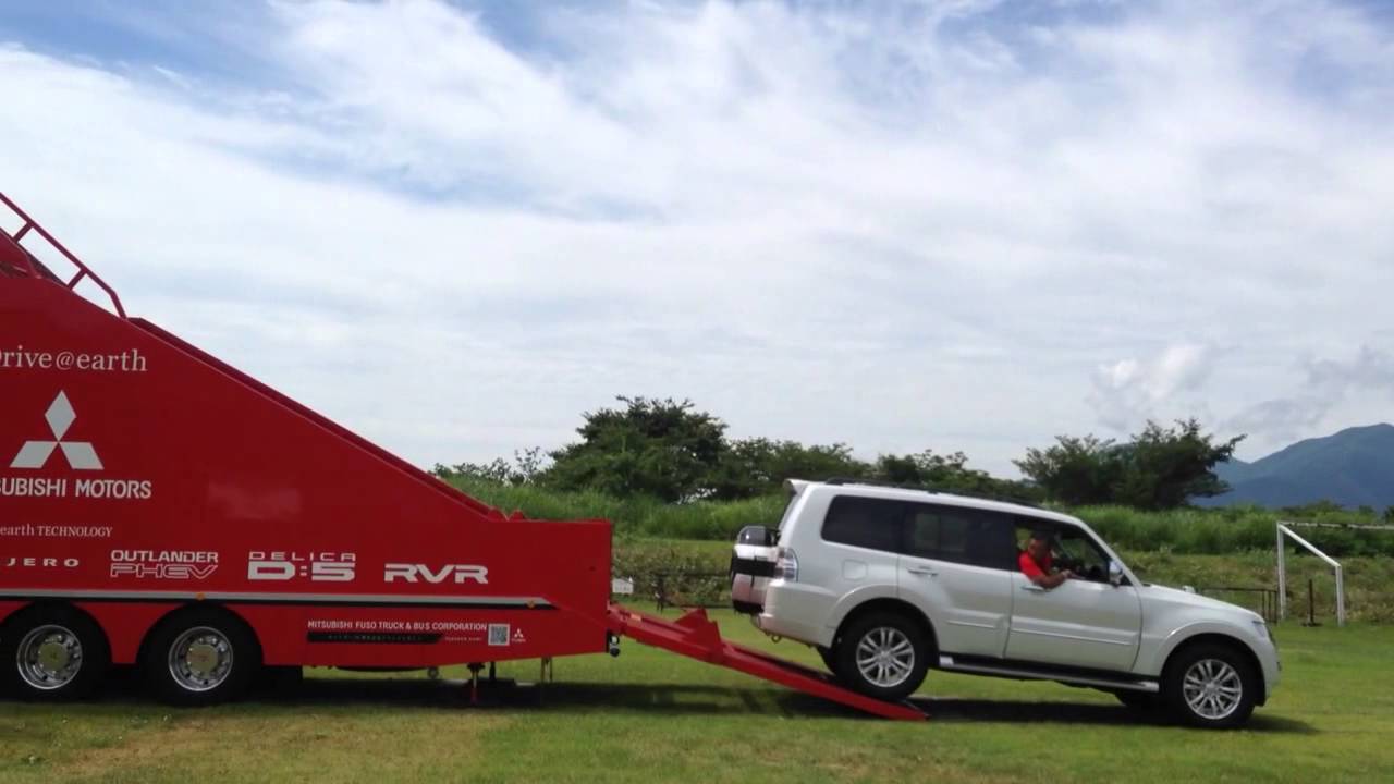 Watch a Mitsubishi SUV Climb a 45 Degree Slope - autoevolution