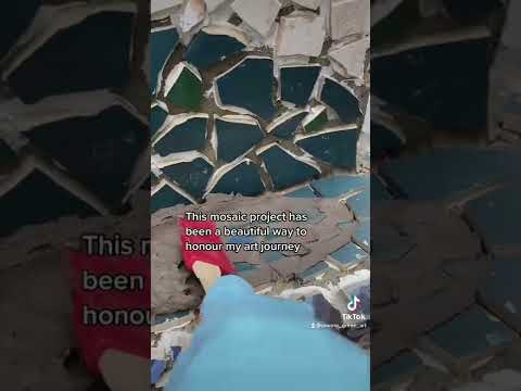 Using Salvaged Tile to Mosaic Cement Foundations #shorts #crafts