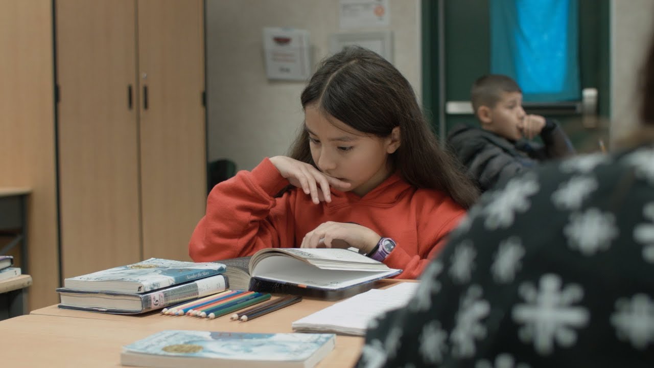 Introducing Universal Themes to Elementary Students