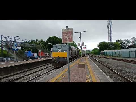 075 pulling 4005 and 219 going past Mallow railway station