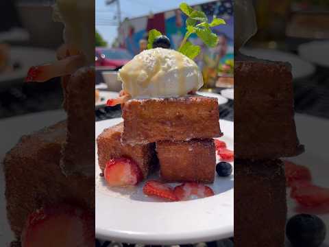 Alexander’s Breakfast and Lunch is an excellent brunch spot you can visit in Skokie, IL