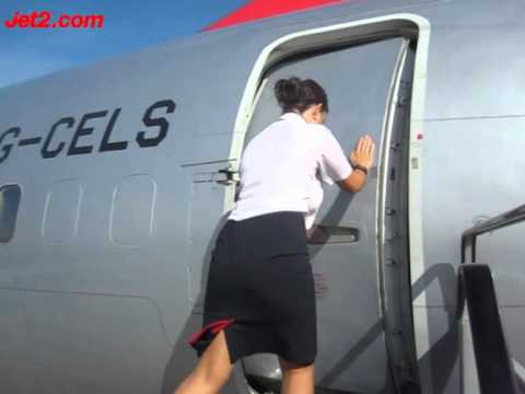 B737 Closing Outside.wmv