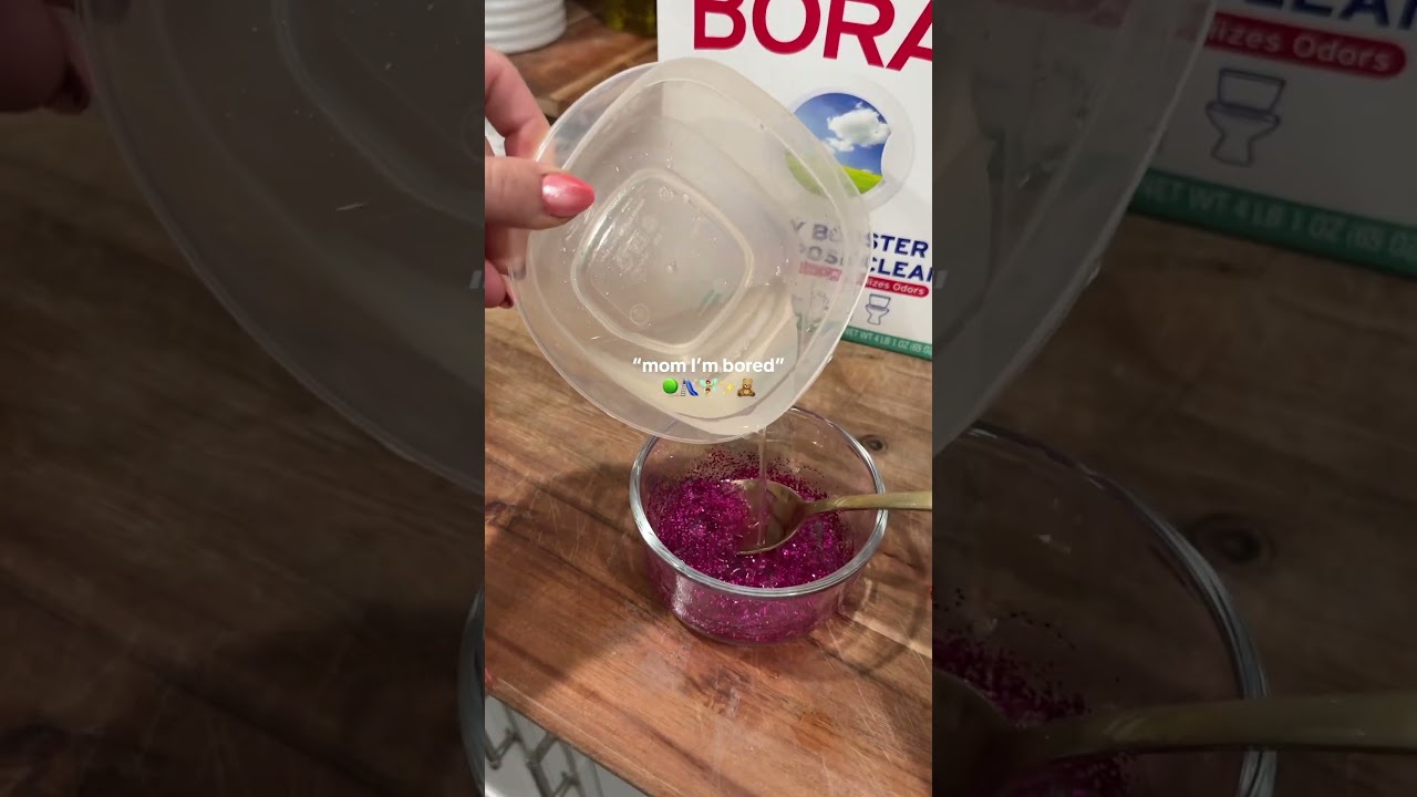 DIY BOUNCY BALLS 1/2 cup boiling water1 tbsp borax mix! add 2 tbsp glitter & mix! ✨#summeractivities