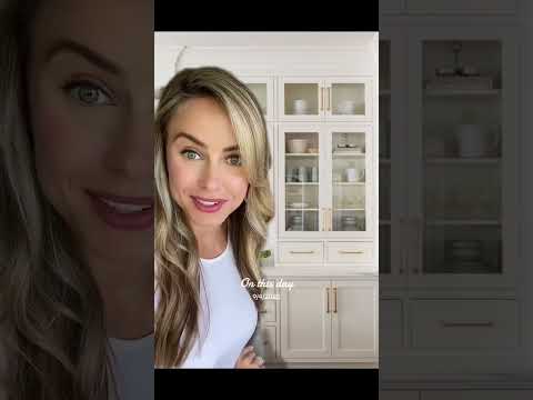 Cream color cabinetry! Swiss Coffee by Benjamin Moore #paintcolors #neutralhome #cabinet #kitchen