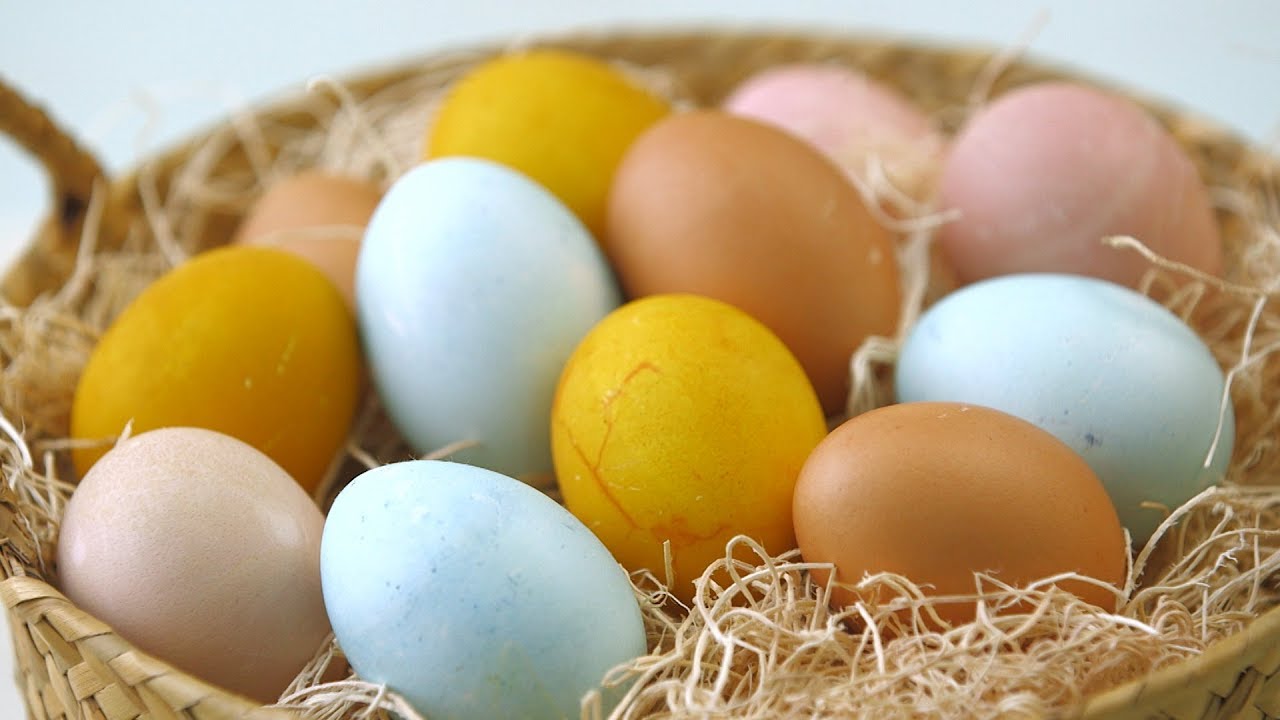 Make Naturally-Dyed Easter Eggs- Martha Stewart