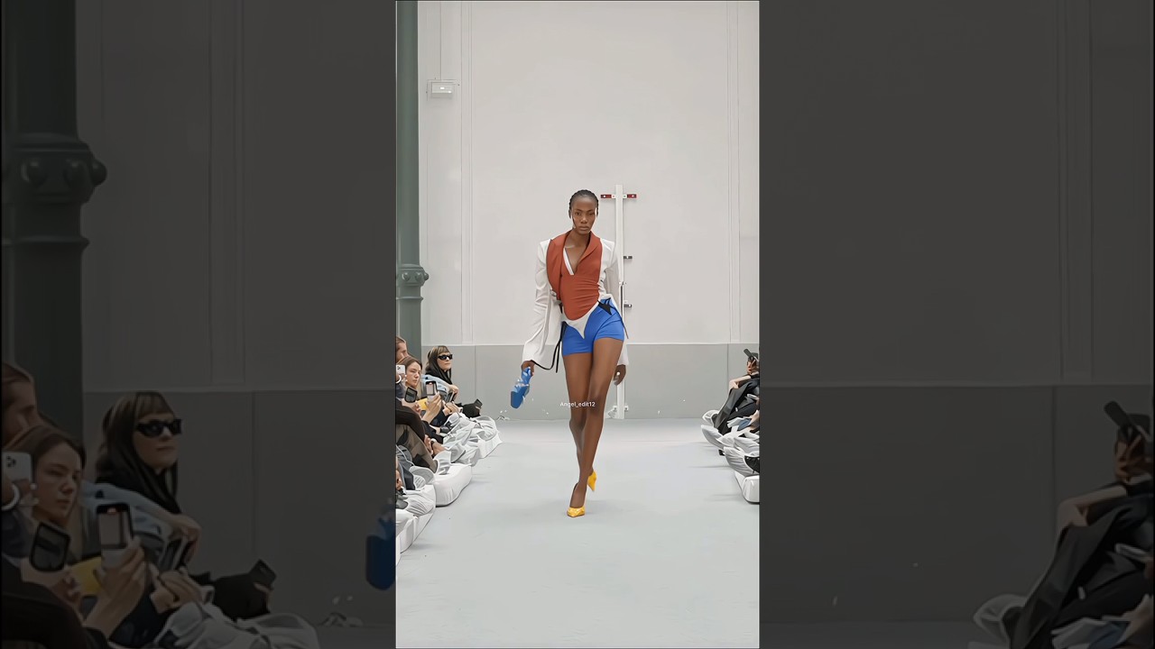 She can dominate this industry with this walk.✨(esther samuel) #runway #topmodel #ottolinger