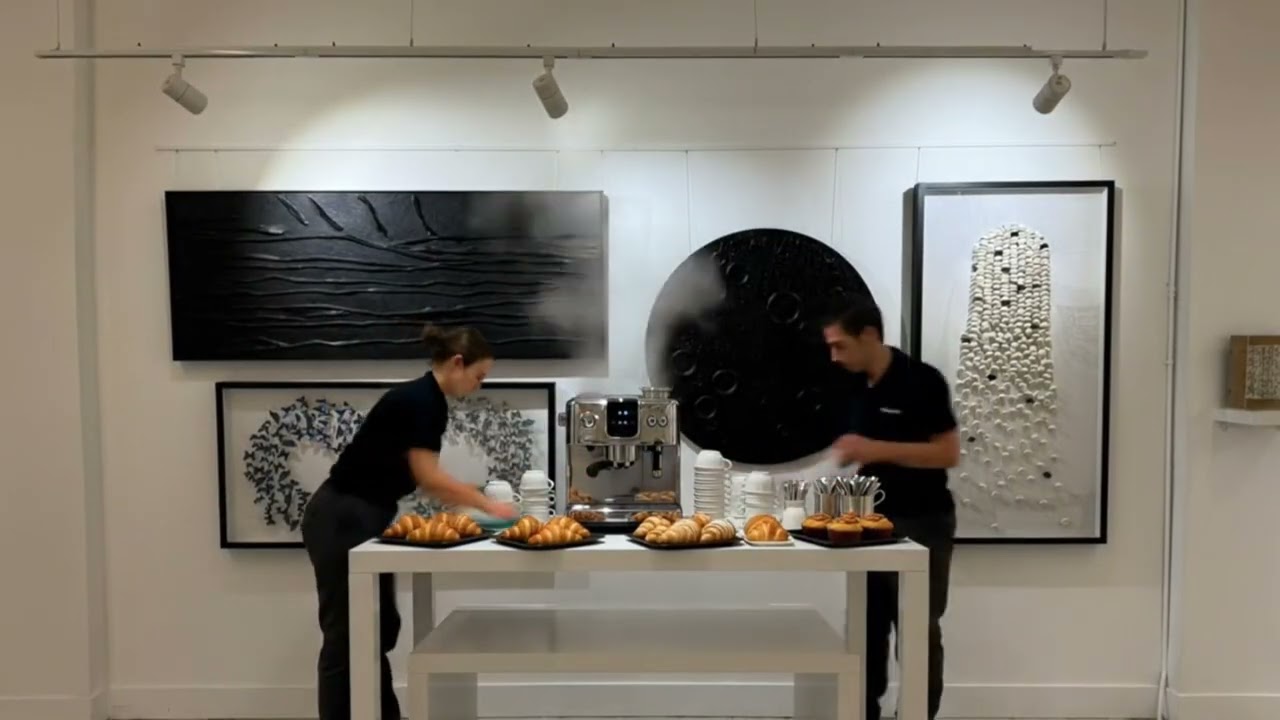 Gallery Overview AI Mockup 1